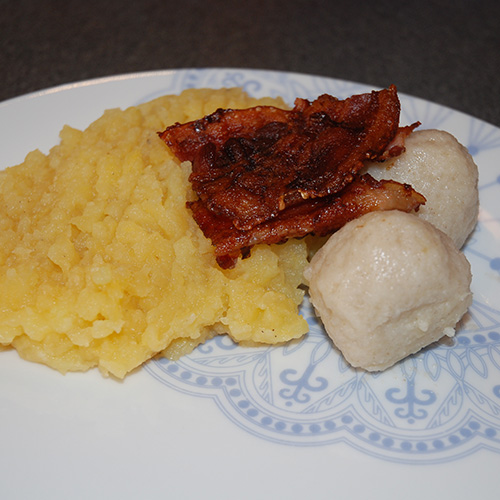 Potetball, raspeball, ball, kumle, klubb – Heidis boble