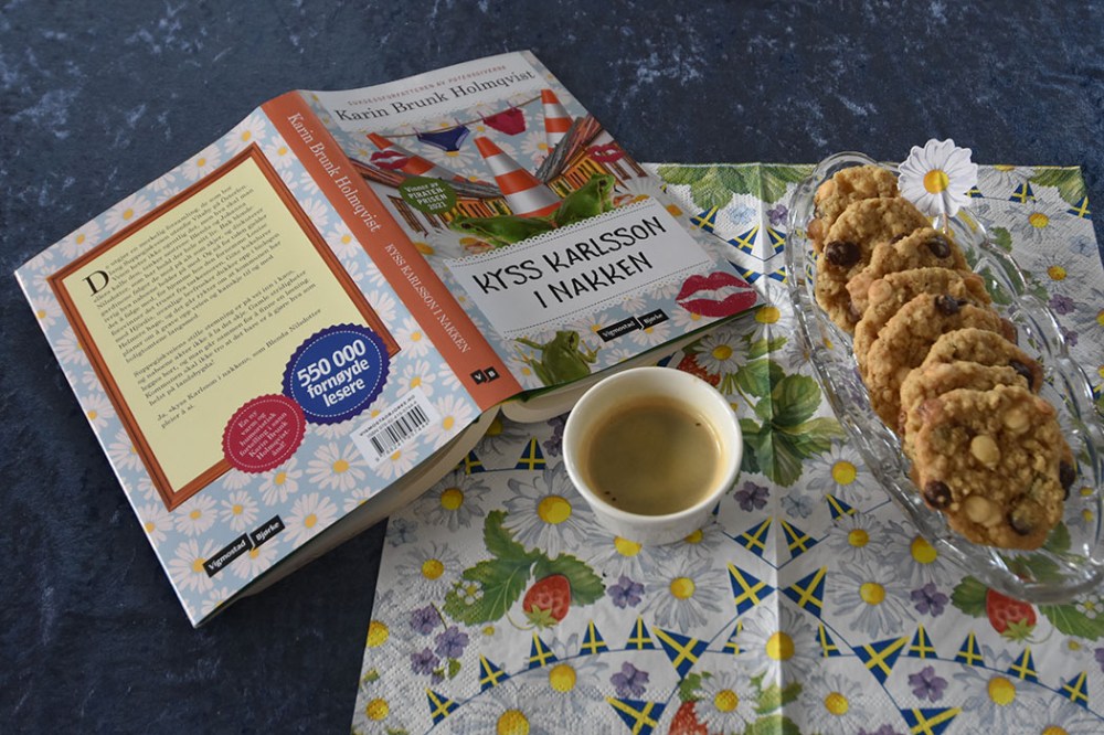 «Kyss Karlsson i nakken»av Karin Brunk Holmqvist og havrekjeks med ...